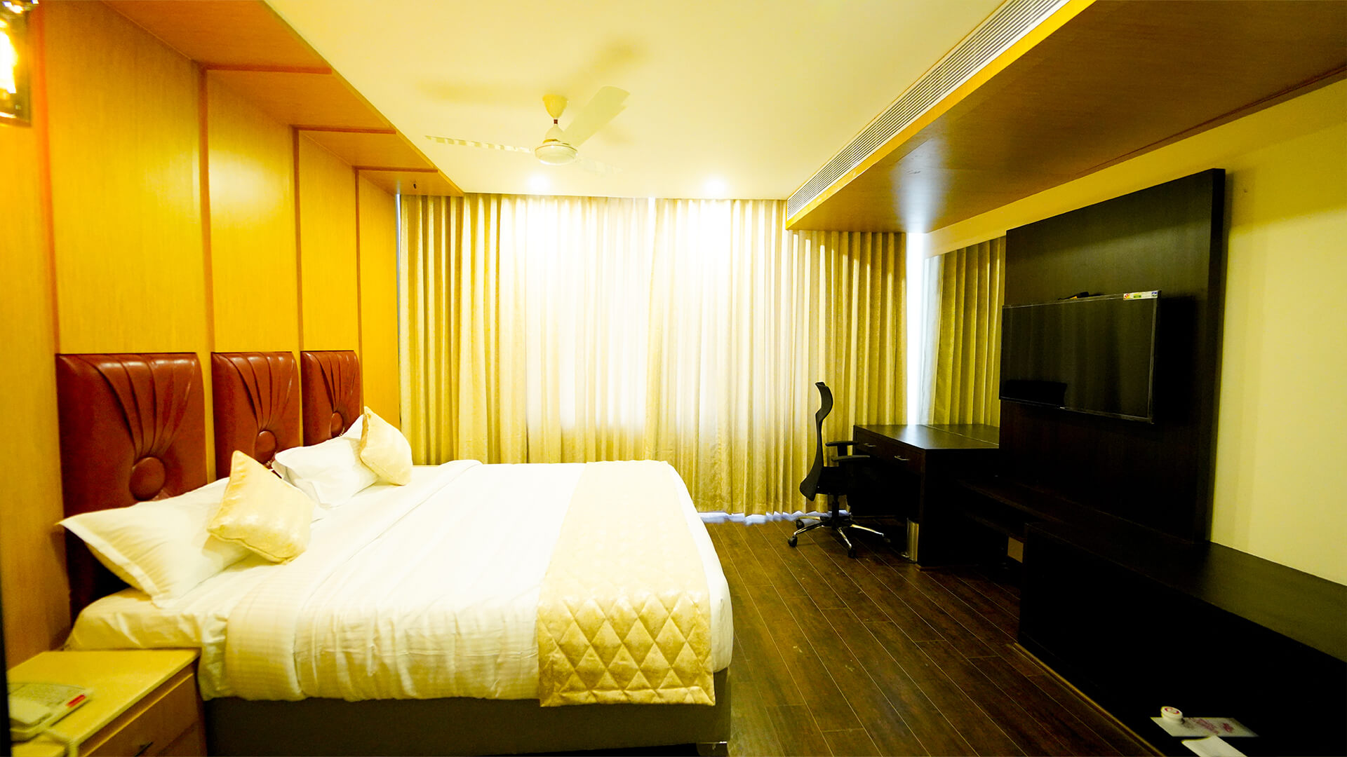 Executive - Hotel Blossoms